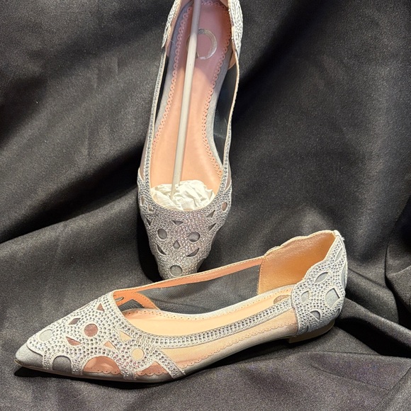 Journee Collection | Shoes | Journee Collection Silver And Tan Cutout ...